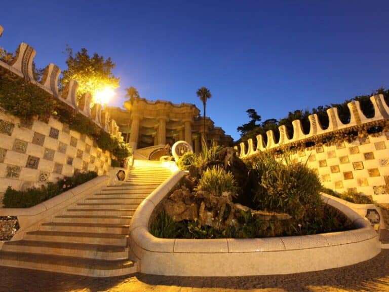 Park Guëll: Barcelona's Must-See Attraction