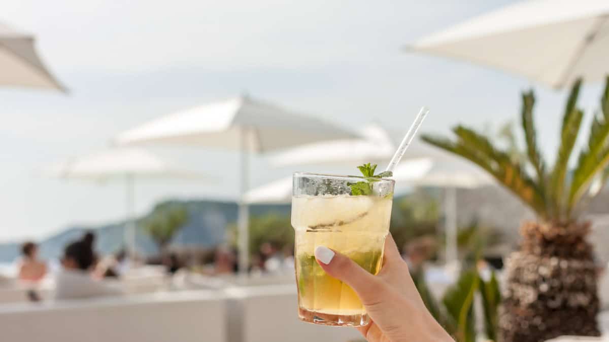 Best Beach Clubs in Barcelona For Ultimate Fun Day & Night | BCN.travel